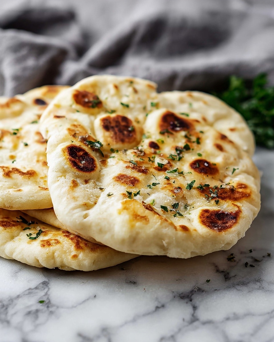 Easy Garlic Naan Bread – Irresistibly Soft & Flavored at Home